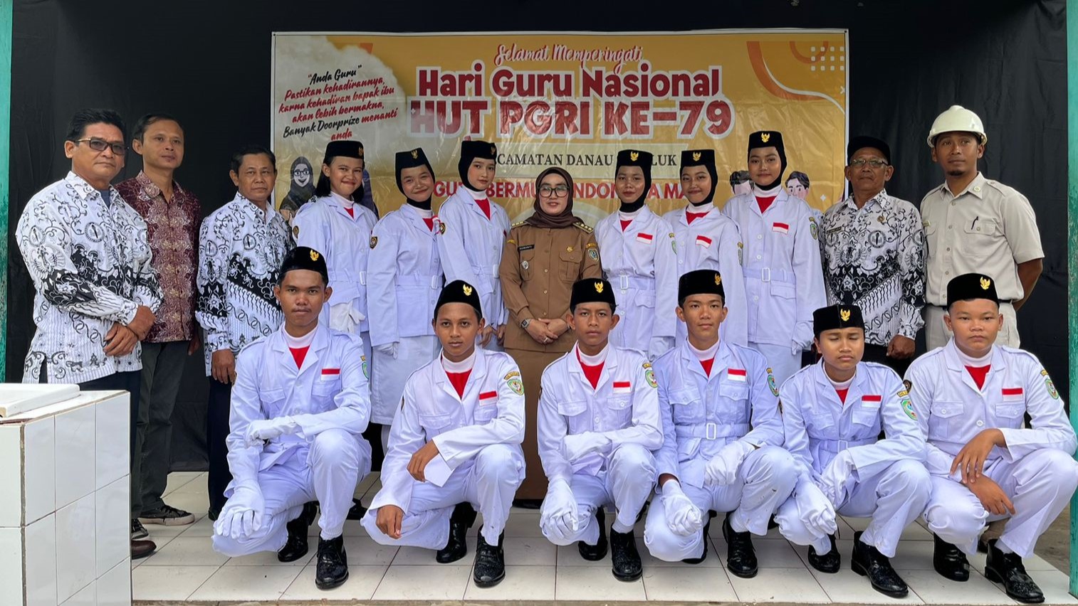 Peringatan Hari Guru Nasional ke-79 tahun 2024 - SMP WIJAYA KUSUMA